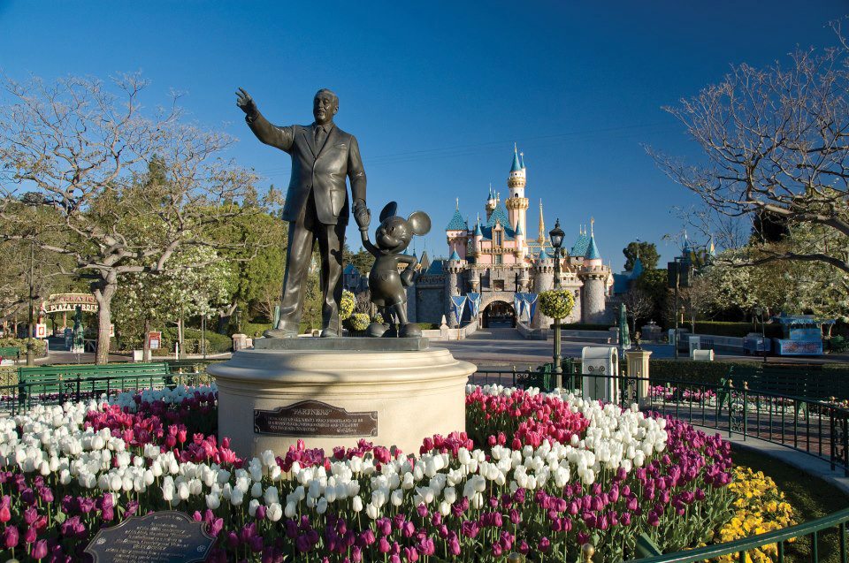BIOGRAFÍAS CORTAS ® Walter Elias Disney : Dibujante estadounidense